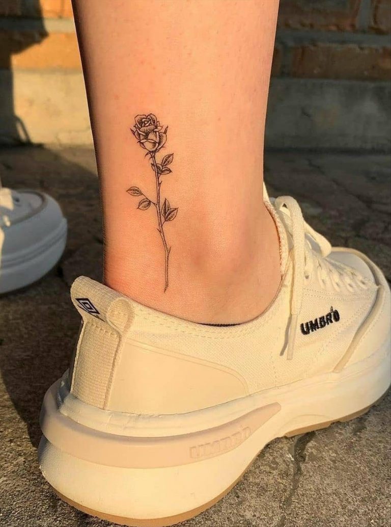 34 Pretty small tattoo design art for cool girls - Lily Fashion Style