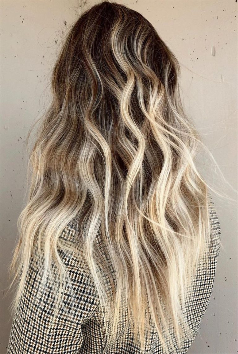 27 Pretty Blonde Highlights Ideas for Chic Looks - Lily Fashion Style