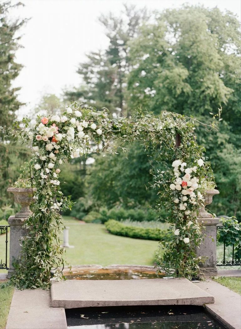 33 Fabulous Wedding Arch and Arbor Ideas to Up-Level Your Decor