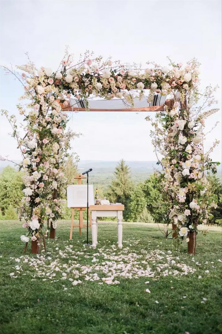 33 Fabulous Wedding Arch and Arbor Ideas to Up-Level Your Decor
