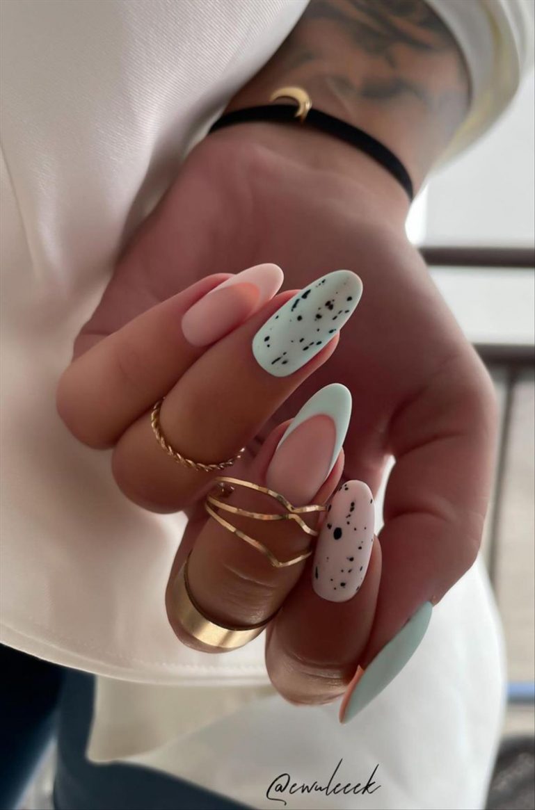 40 Stylish short almond-shaped nails to get inspired - Lily Fashion Style