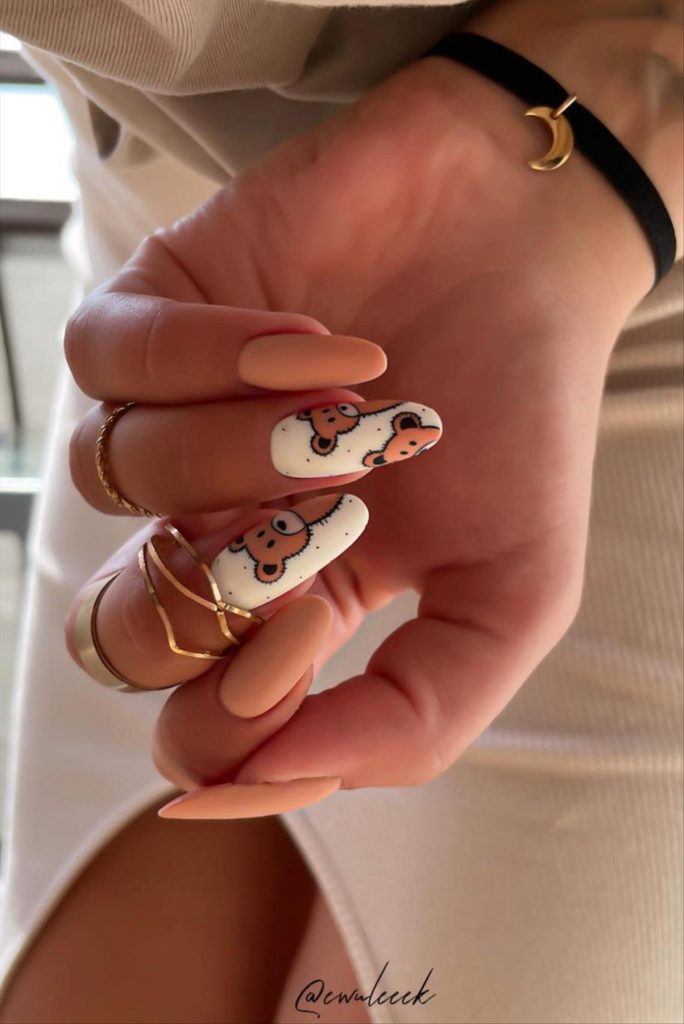 40 Stylish short almond-shaped nails to get inspired - Lily Fashion Style