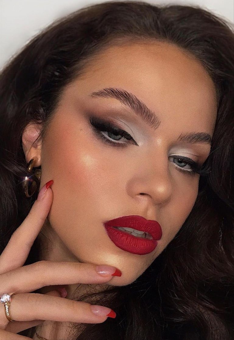 40 Trendy Fall Makeup Looks to Conquer the Season in 2022