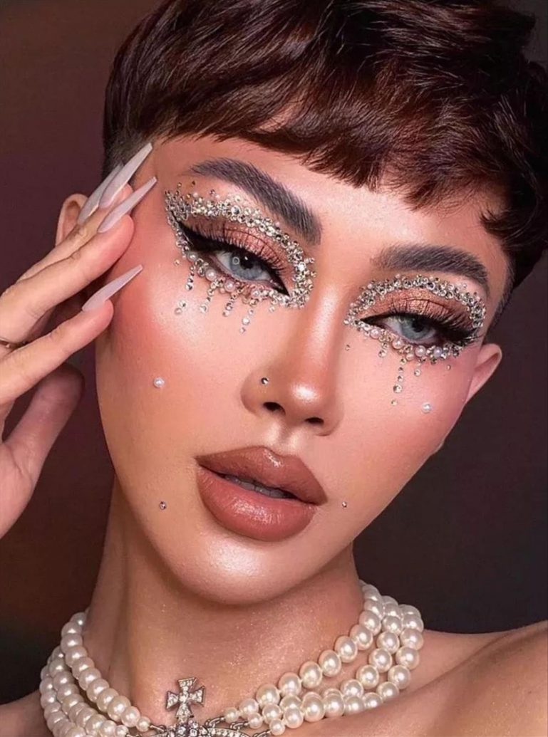 35+ Glam Christmas makeup looks and festival makeup ideas