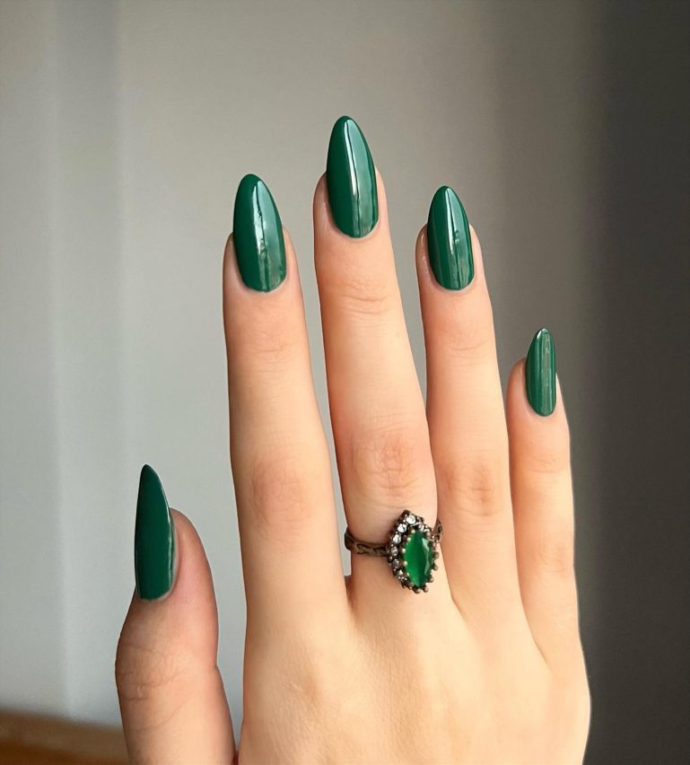 27 Natural Single nail colors with short almond nail shapes to try