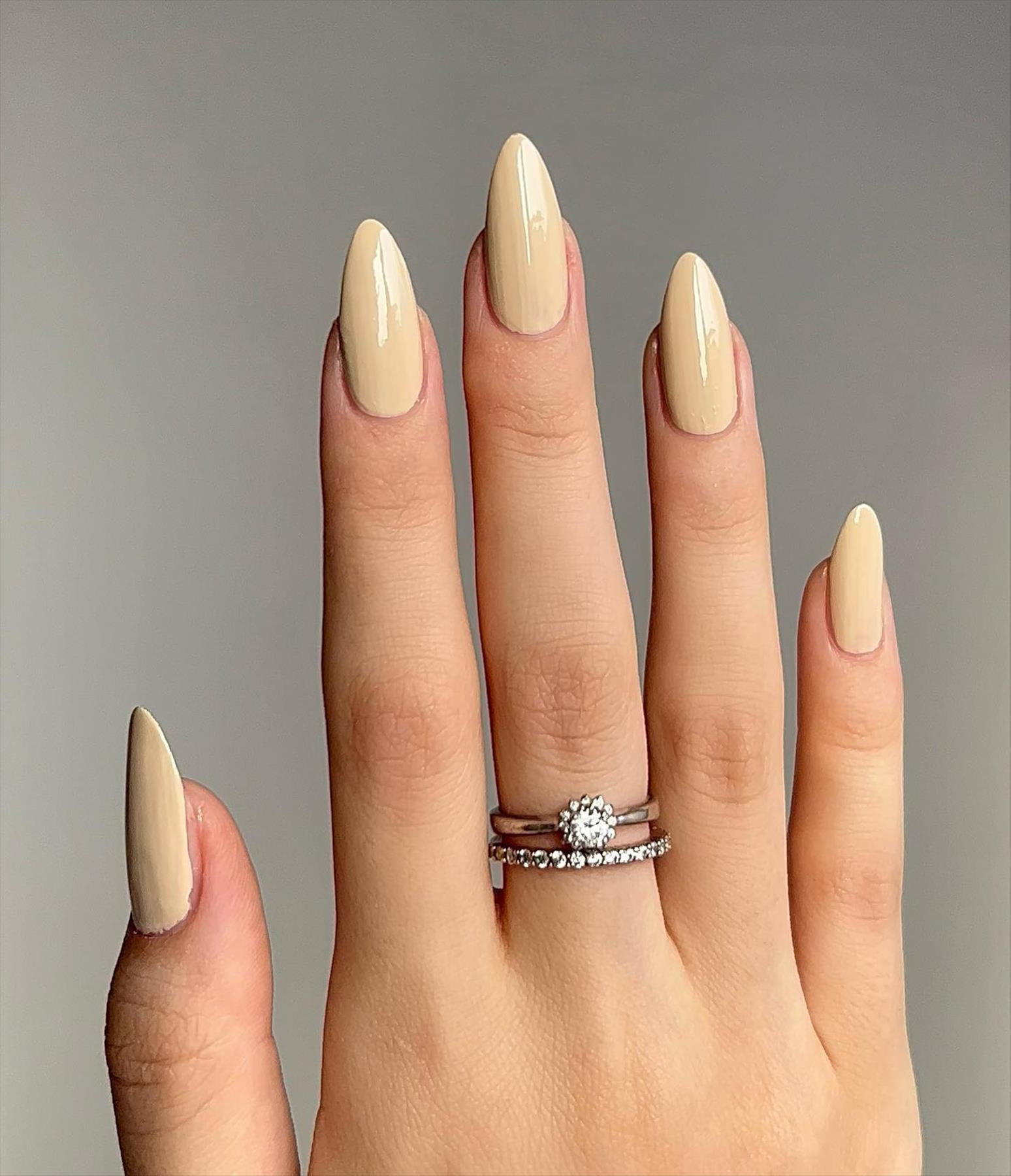 27 Natural Single nail colors with short almond nail shapes to try