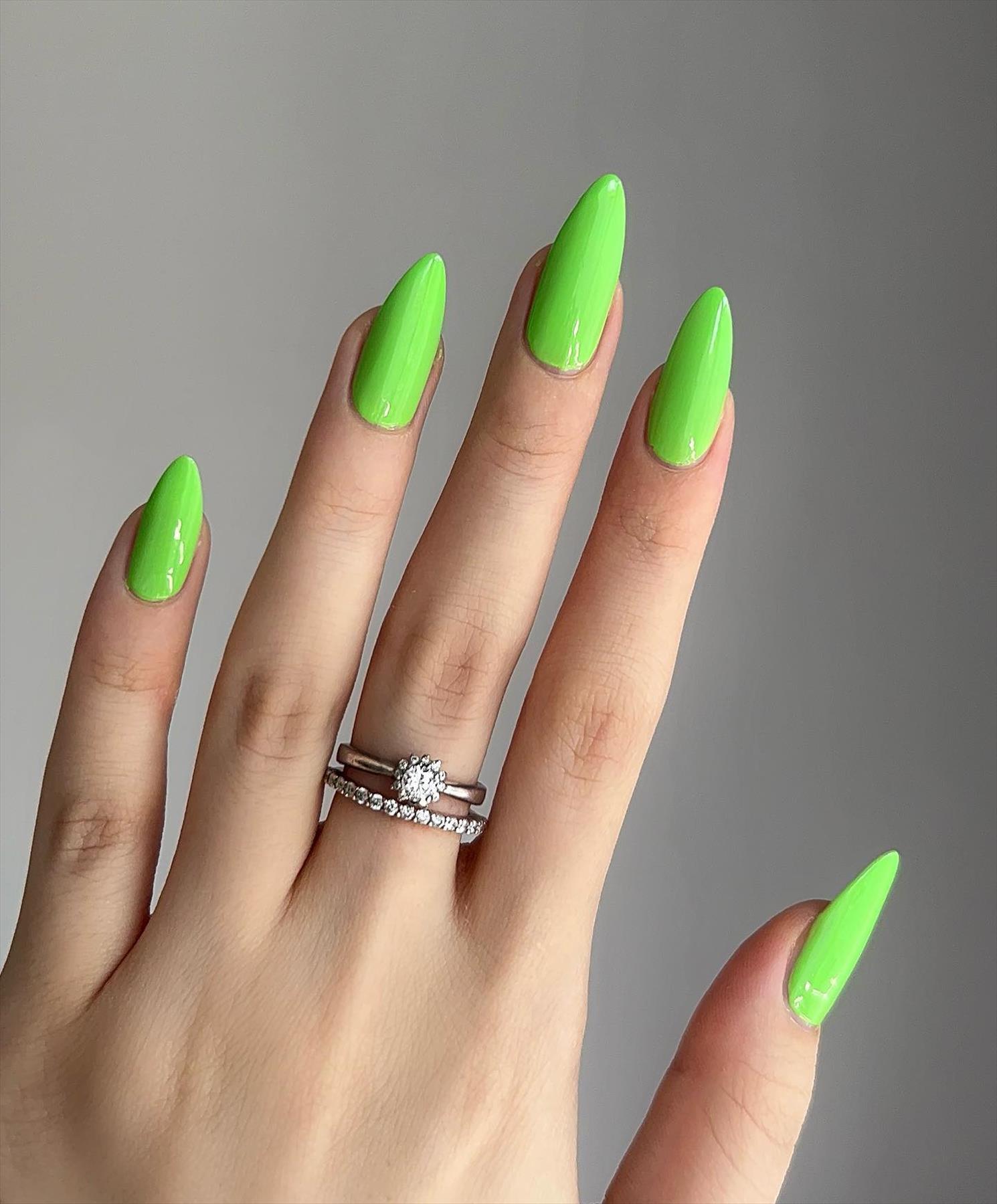 27 Natural Single nail colors with short almond nail shapes to try
