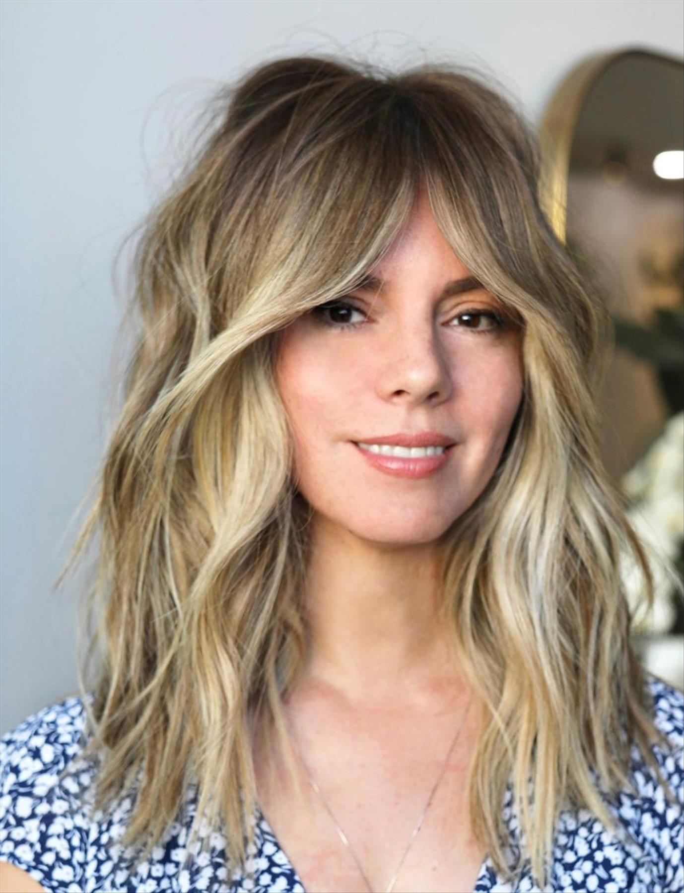 40 Trendy shoulder-length haircuts with bangs you'll love - Page 2 of 2