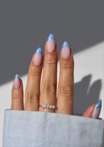 32 Fresh Short Almond Nails for a Stylish Summer Look
