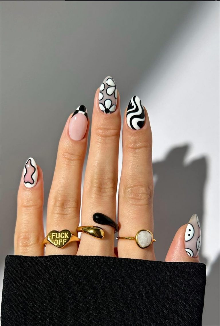 32 Fresh Short Almond Nails for a Stylish Summer Look