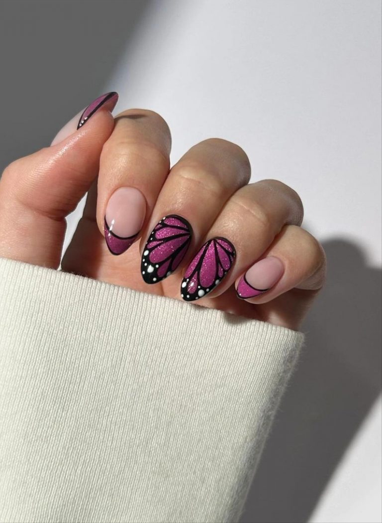 32 Fresh Short Almond Nails for a Stylish Summer Look