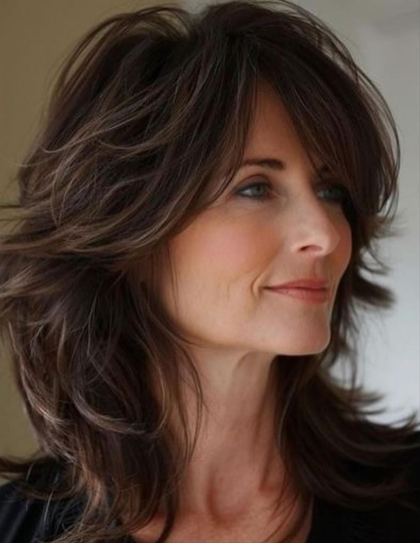 42 Cool Wavy And Crispy Haircuts for Fine Hair To Try - Lily Fashion Style