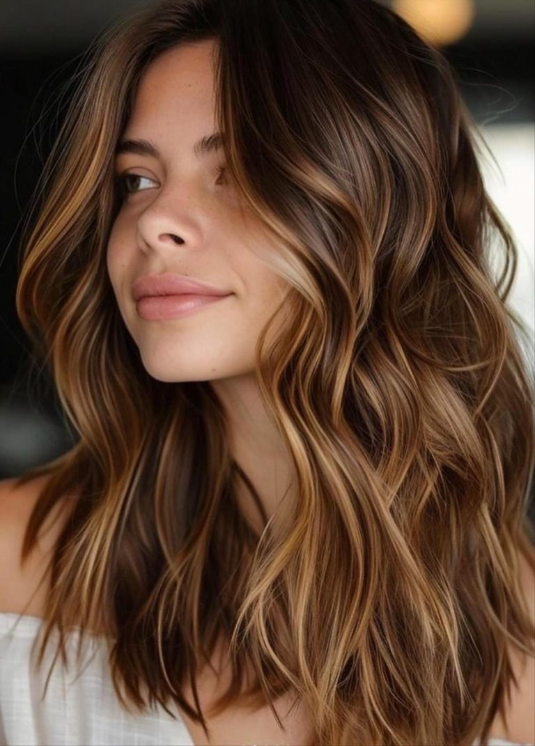 42 Cool Wavy And Crispy Haircuts for Fine Hair To Try - Lily Fashion Style